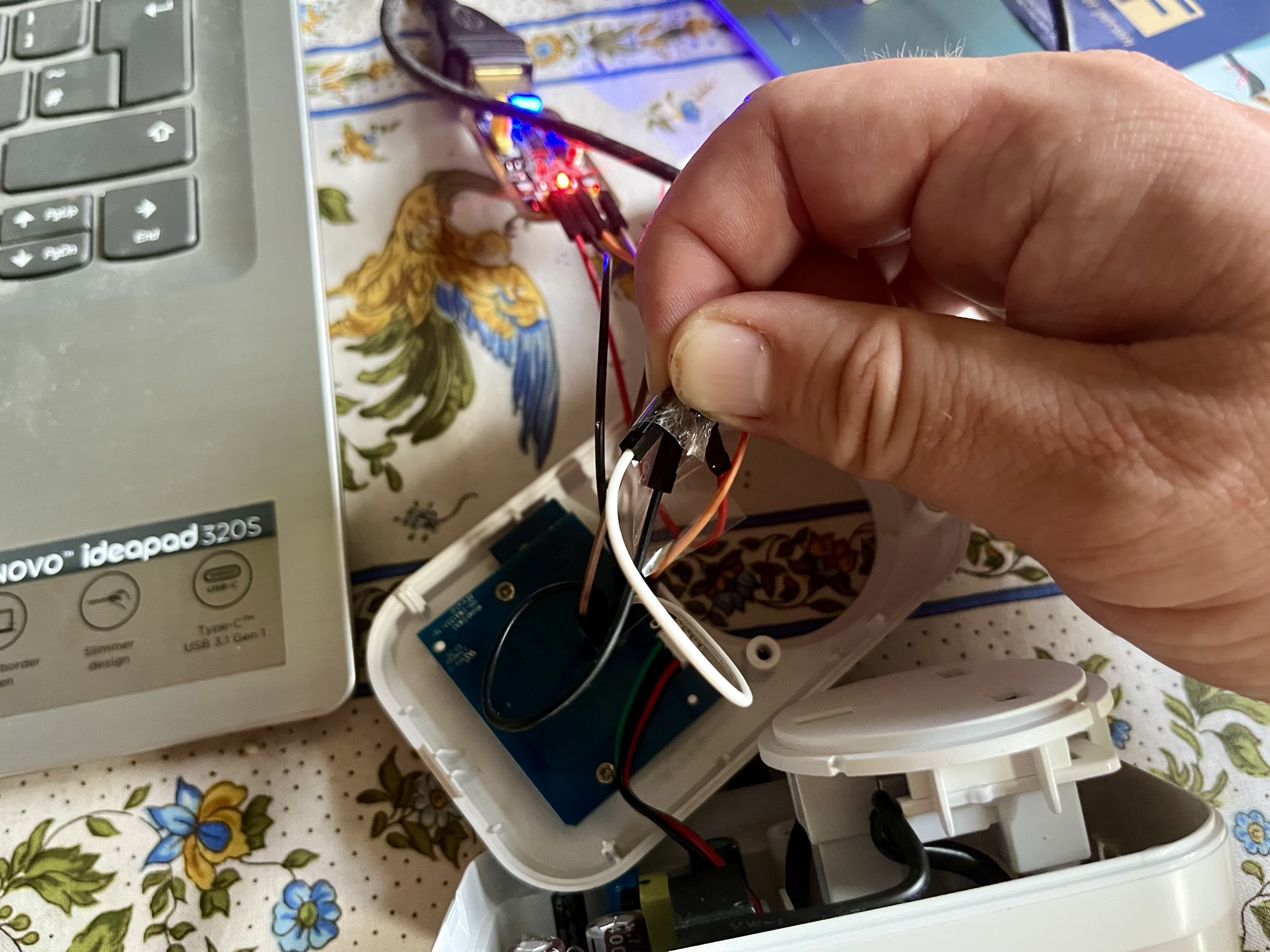 Flashing Tuya smart plugs with Tasmota - Neil Turner's Blog